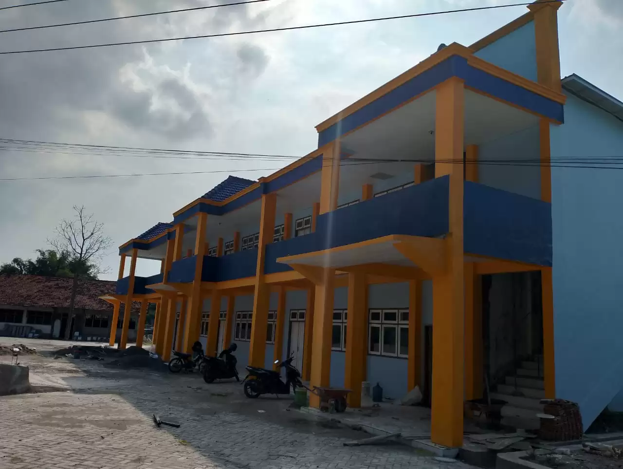 Proyek Gedung Jasmas Partai Nasdem Didesa Pule Lamongan Diduga Ada ...